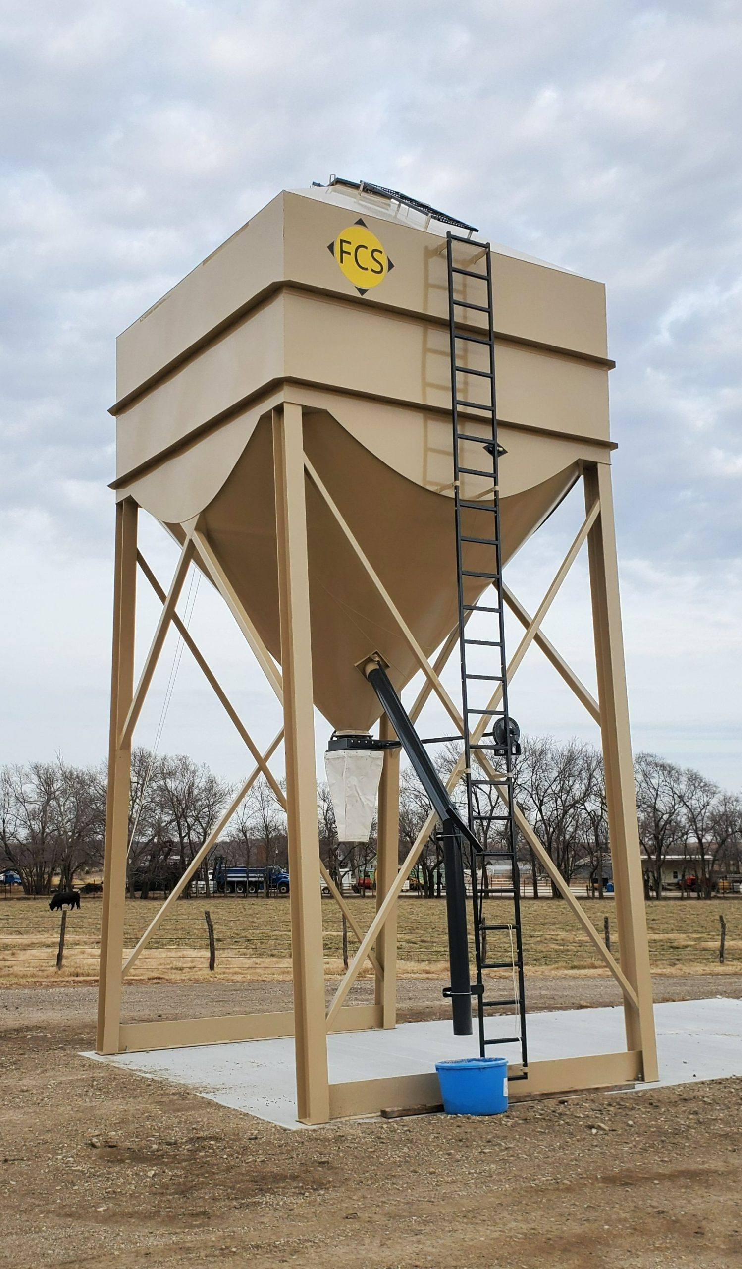 Advantage Overhead Feed Bin - FCS Manufacturing